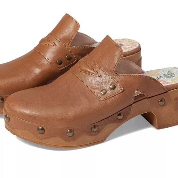 Eric Michael | Shoes | New Eric Michael Leather Delphi Heel Clogs ...
